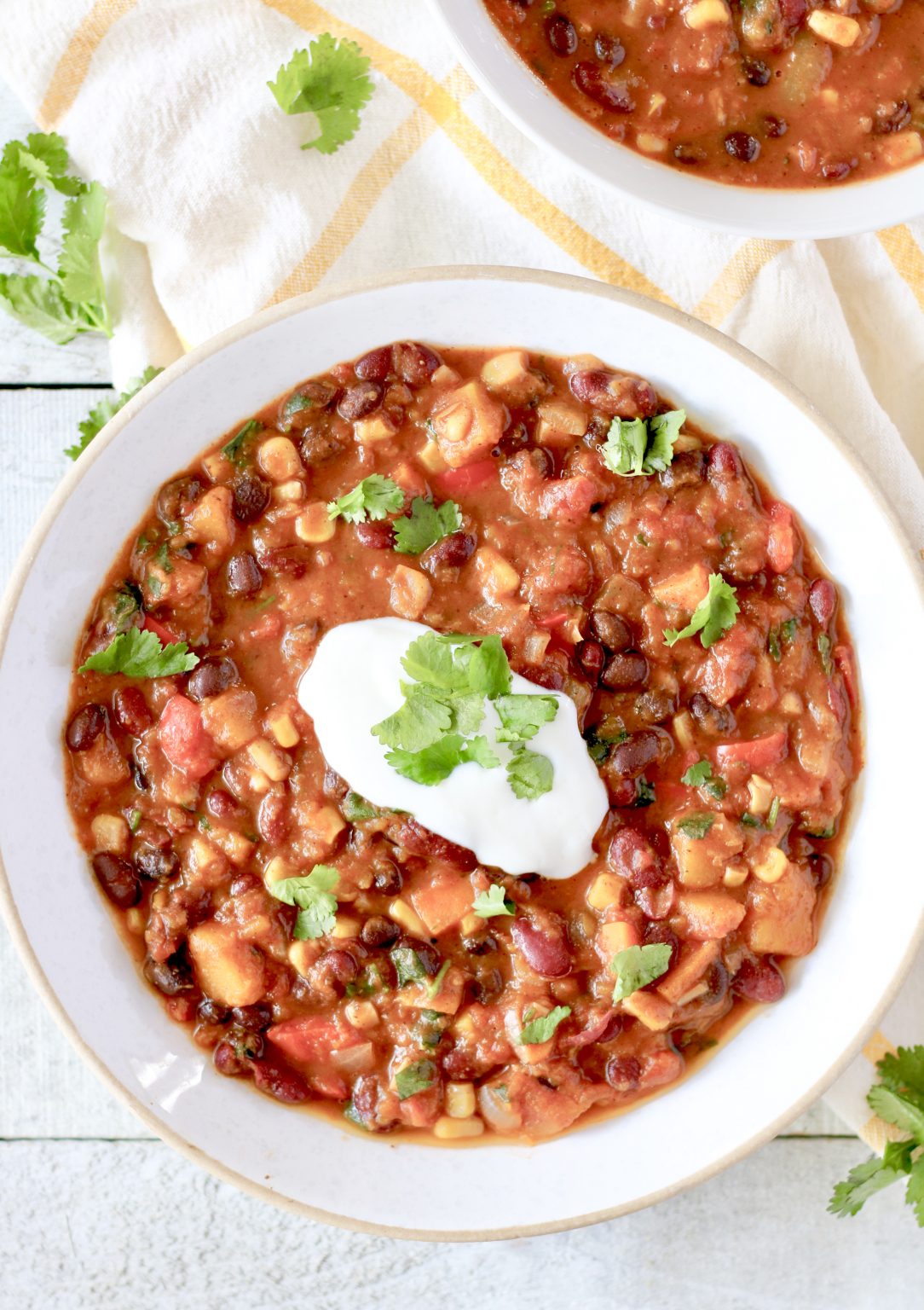 FALL VEGETARIAN CHILI - A Dash Of Wholesome